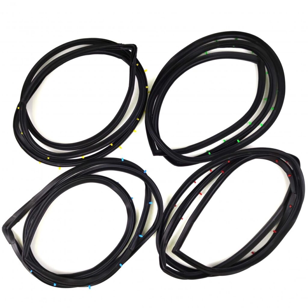 ยางขอบประตู Toyota Corona RT81 4D 1970-73 คู่หน้า หลัง ซ้าย ขวา โตโยต้า ...