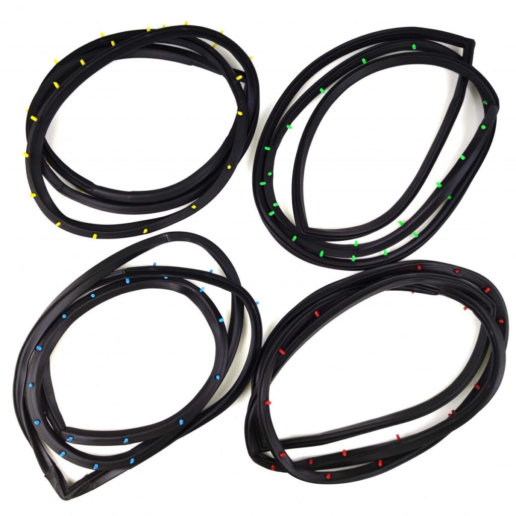 ยางขอบประตู Toyota Corona RT81 4D 1970-73 คู่หน้า หลัง ซ้าย ขวา โตโยต้า ...